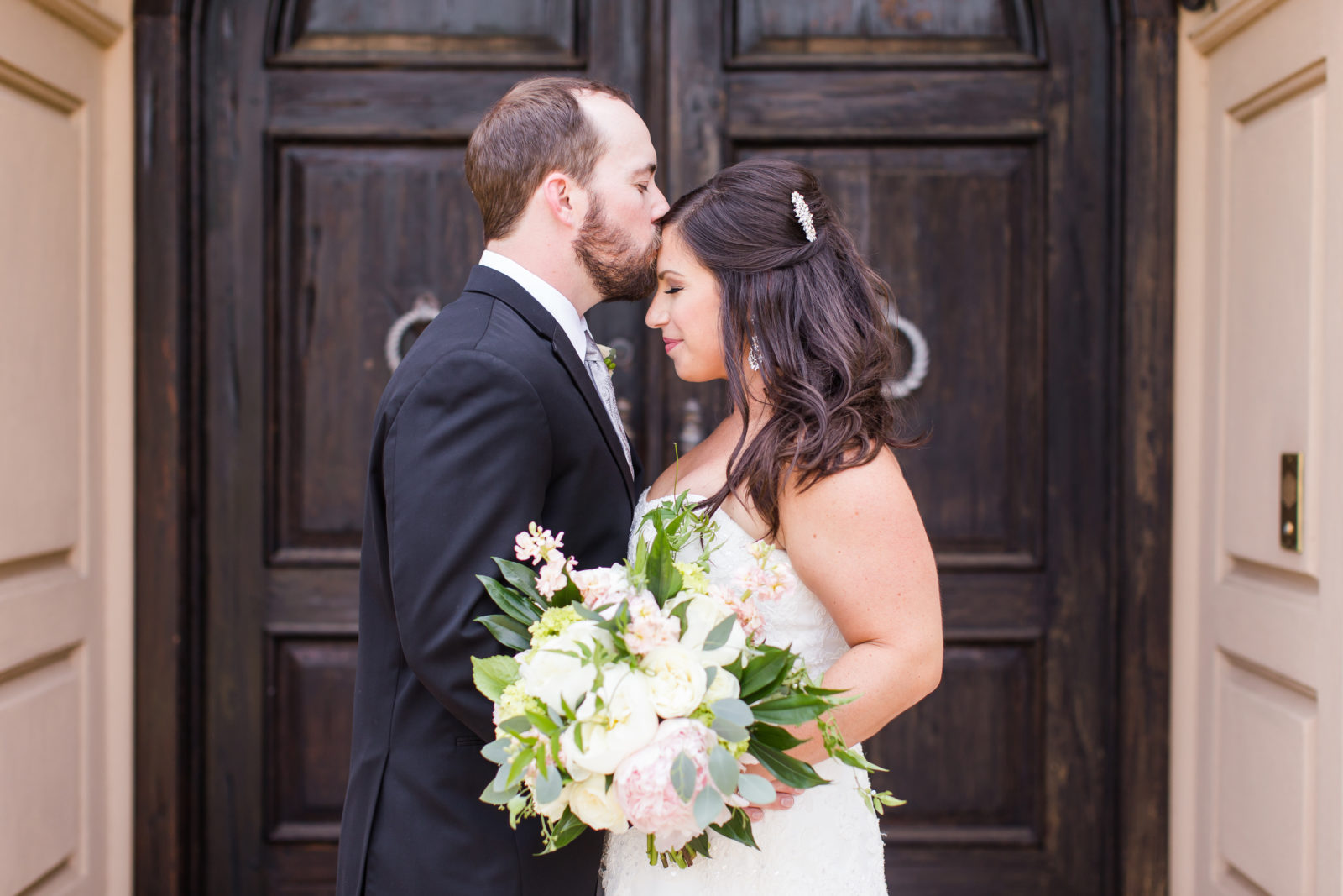 TUESDAY TIPS | Why We Had a First Look on our Wedding Day ...